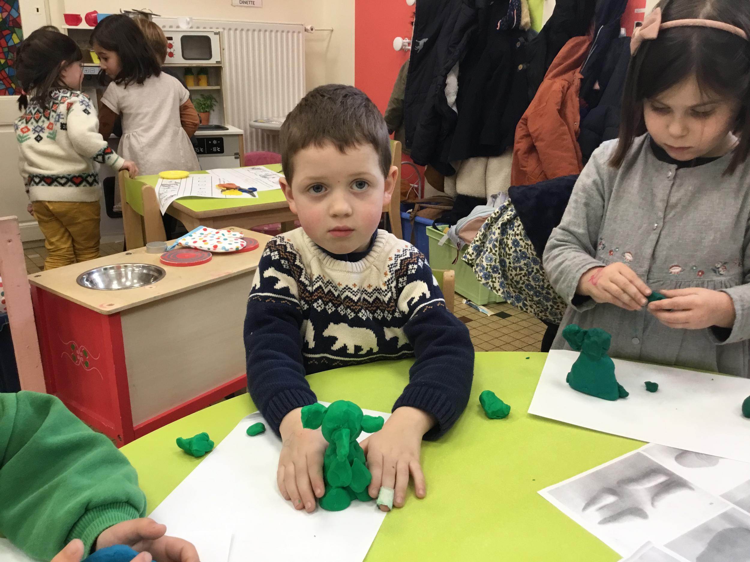 Atelier Pâte à modeler en MS | École Saint Jean Saint Louis