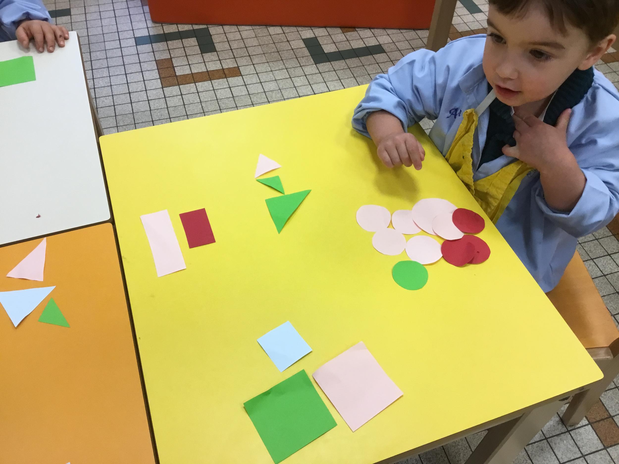 Jouer avec les formes | École Saint Jean Saint Louis