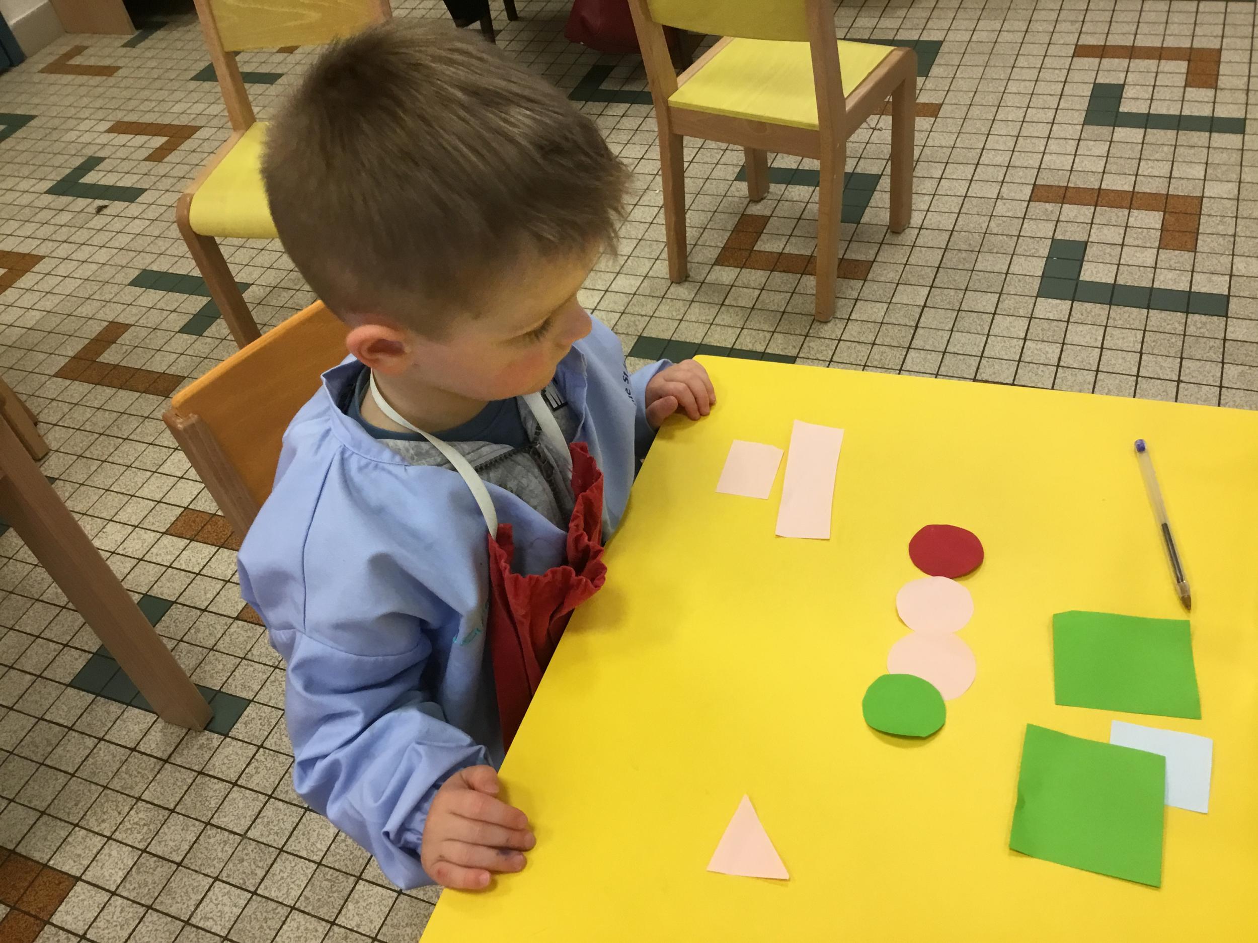 Jouer avec les formes | École Saint Jean Saint Louis